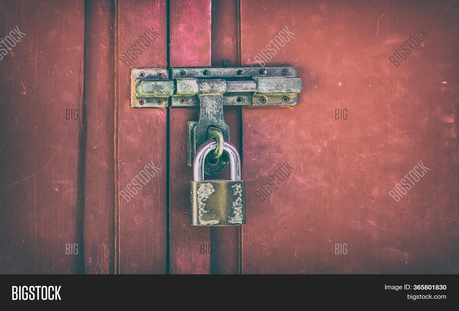 Lock Red Door,padlock Image & Photo (Free Trial) | Bigstock
