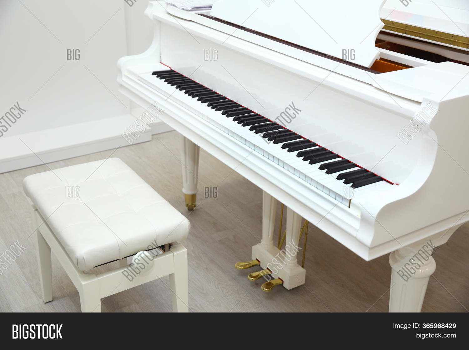 Close Frontal . Piano Image & Photo (Free Trial) | Bigstock