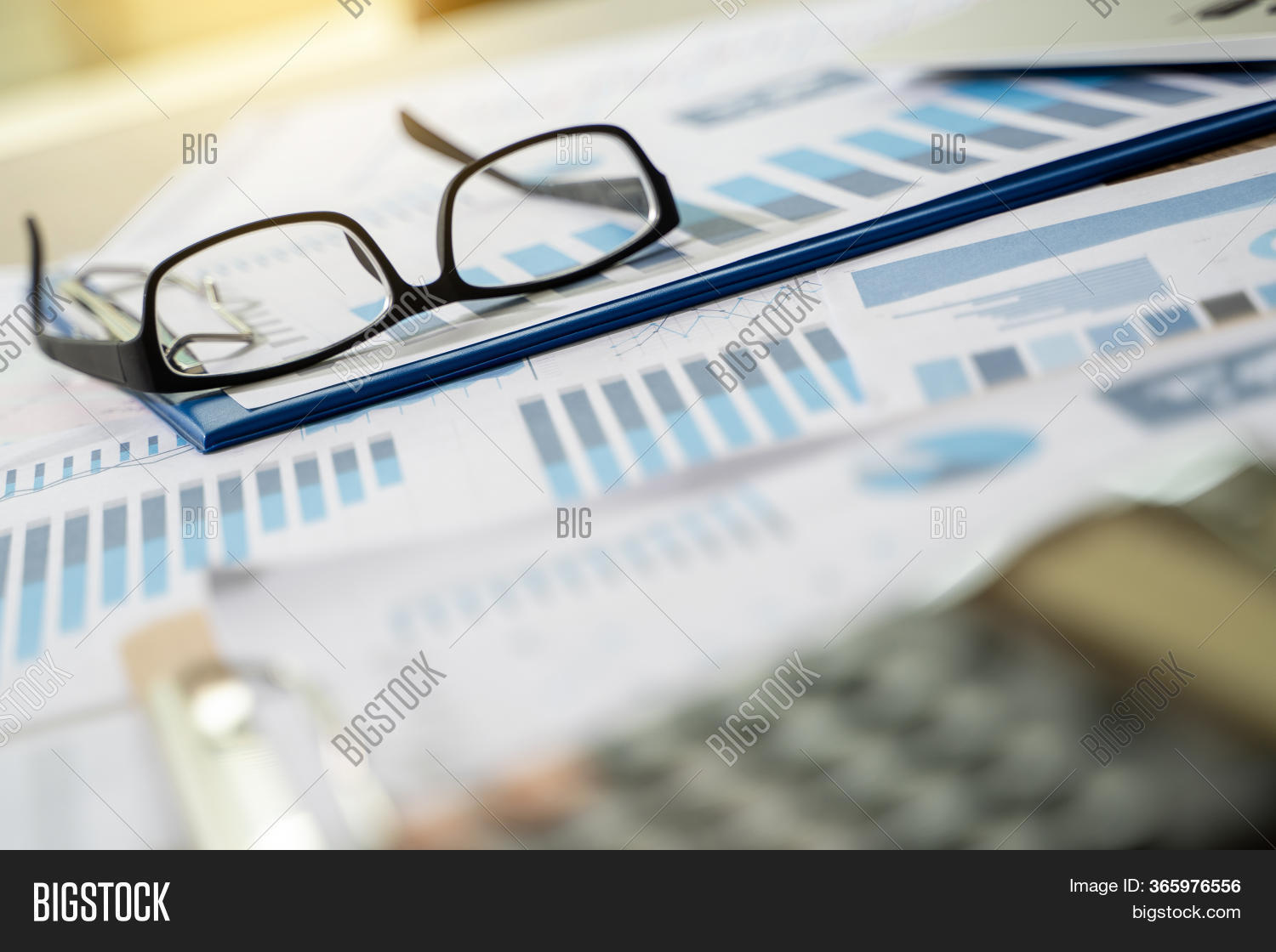 Financial Report- Image & Photo (Free Trial) | Bigstock