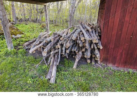 Close View Overhang Image & Photo (Free Trial) | Bigstock