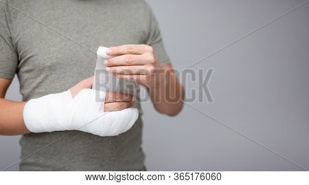Fracture First Aid Image & Photo (Free Trial) | Bigstock