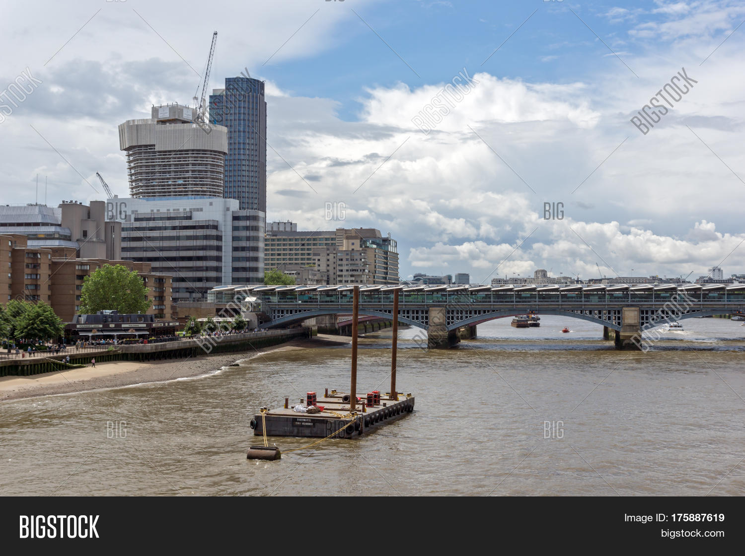 LONDON, ENGLAND - JUNE Image & Photo (Free Trial) | Bigstock