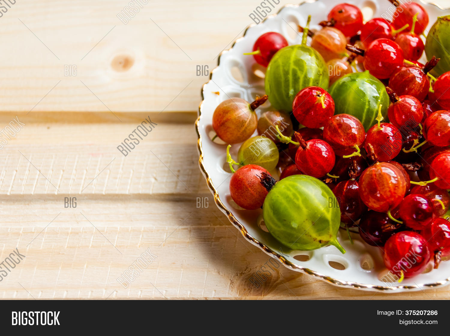 Ripe Gooseberry Image & Photo (Free Trial) | Bigstock