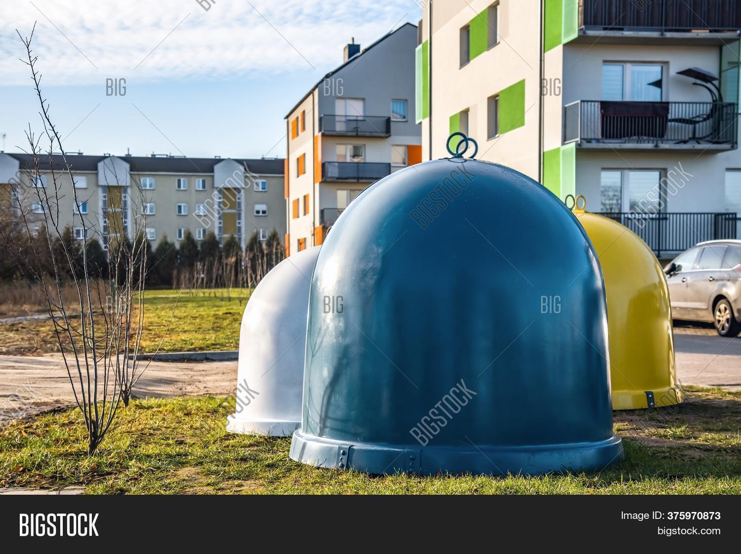 Street Garbage Image & Photo (Free Trial) | Bigstock
