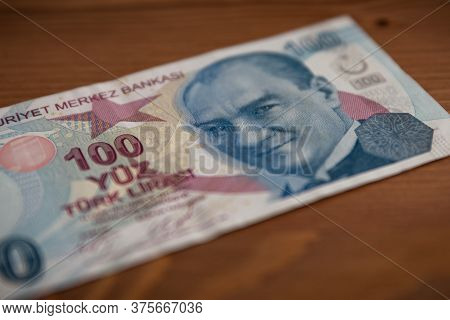 100 Tl Lira Görselleri, İllüstrasyonları ve Vektörleri (Ücretsiz ...