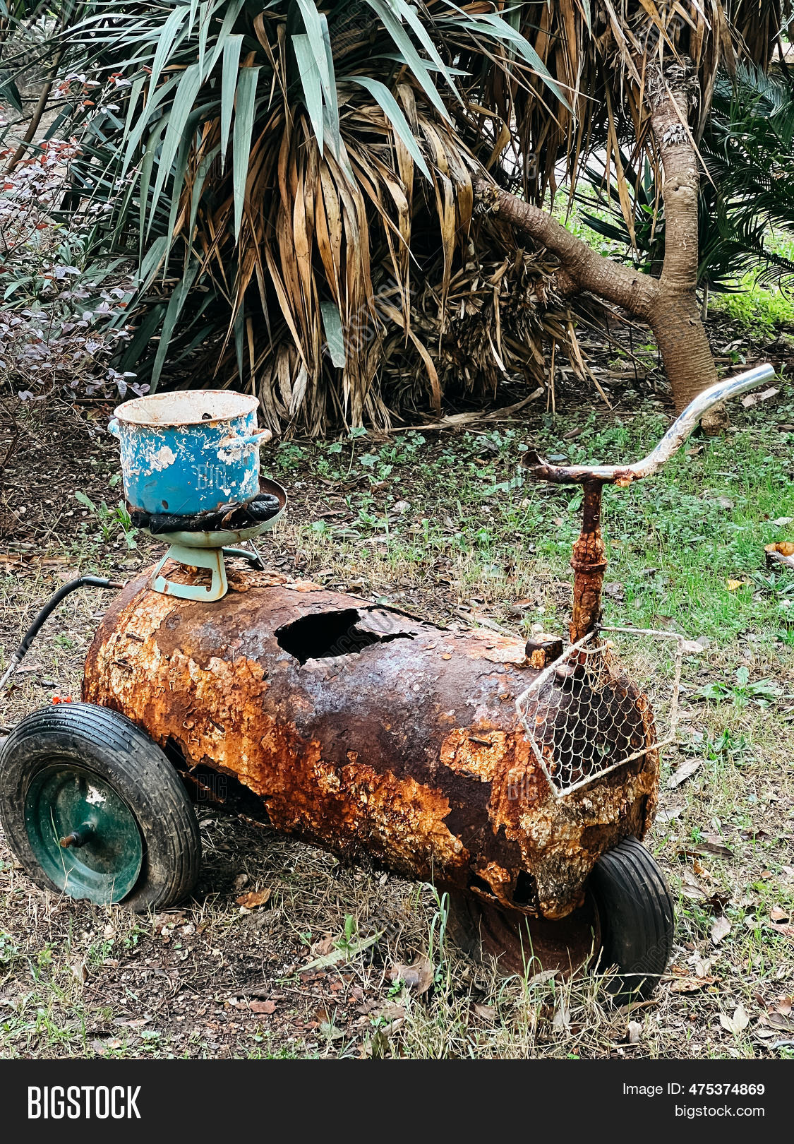 Old Rusty Water Tank Image & Photo (Free Trial) | Bigstock