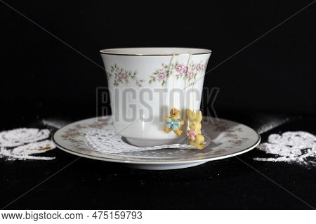 Teacup Shaped Images, Illustrations & Vectors (Free) - Bigstock