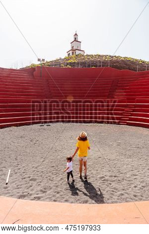 Visiting Amphitheater Image & Photo (Free Trial) | Bigstock