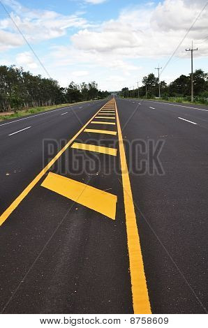 Yellow Line Traffic Image & Photo (Free Trial) | Bigstock