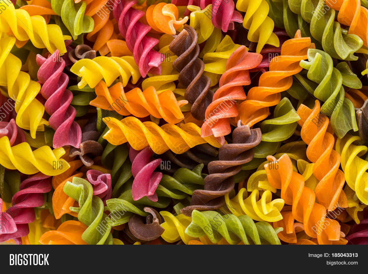 Colorful Macaroni Rainbow Spaghetti Is Officially The Most Fun Dinner