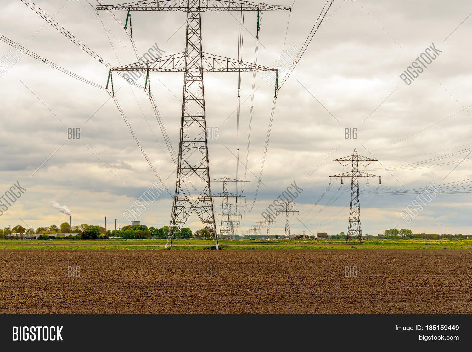 Imagen y foto Rows Power Pylons (prueba gratis) | Bigstock