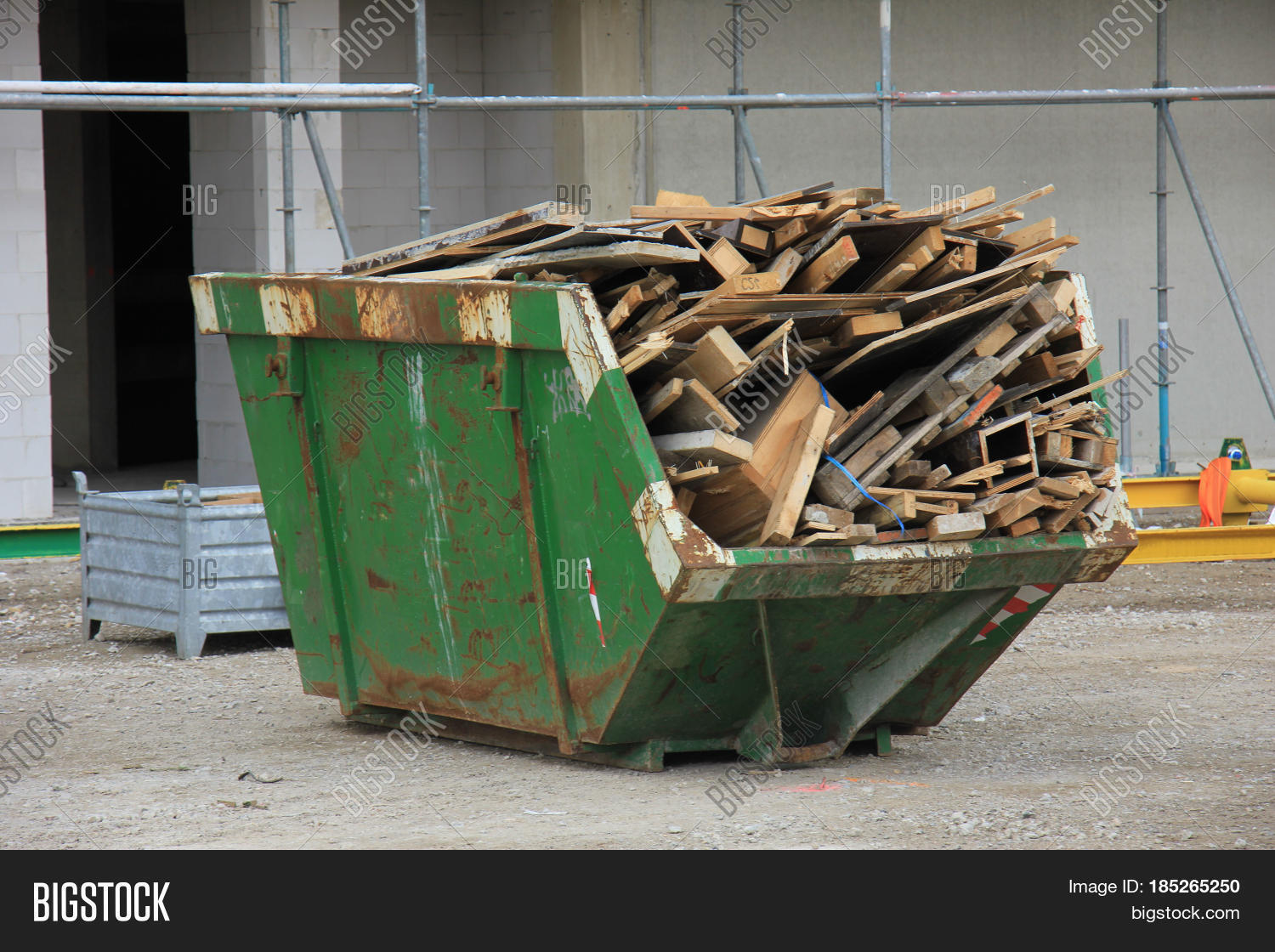 Loaded Dumpster Near Image & Photo (Free Trial) | Bigstock