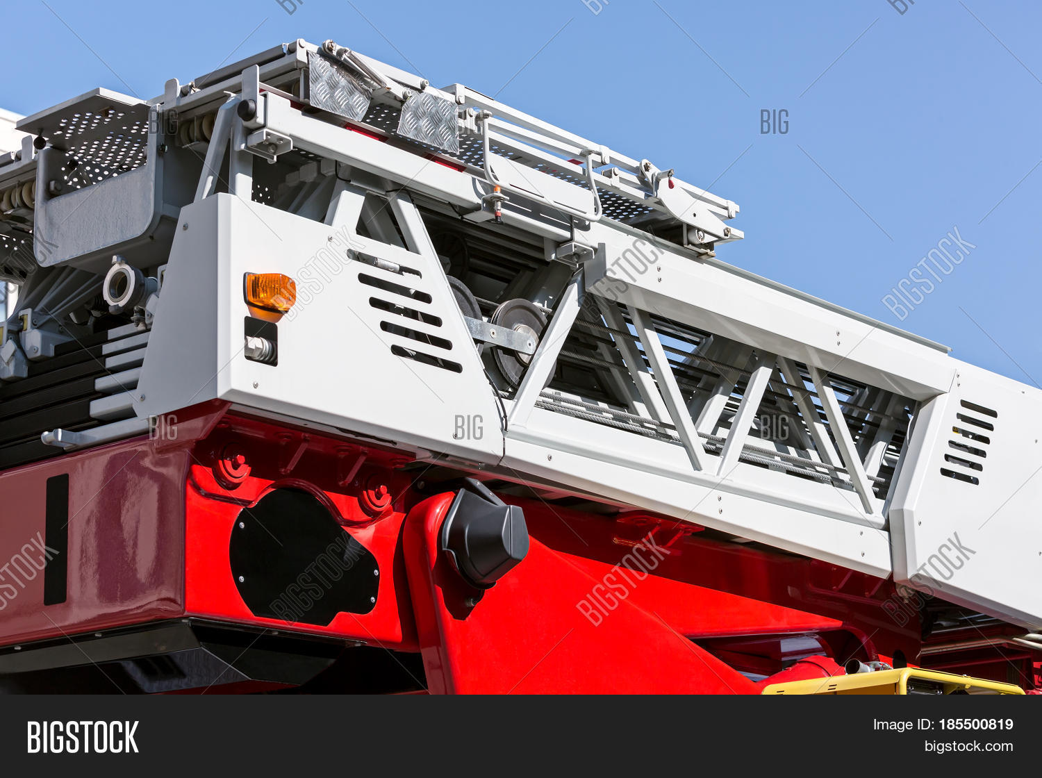 Hydraulic Ladder Fire Image & Photo (Free Trial) | Bigstock
