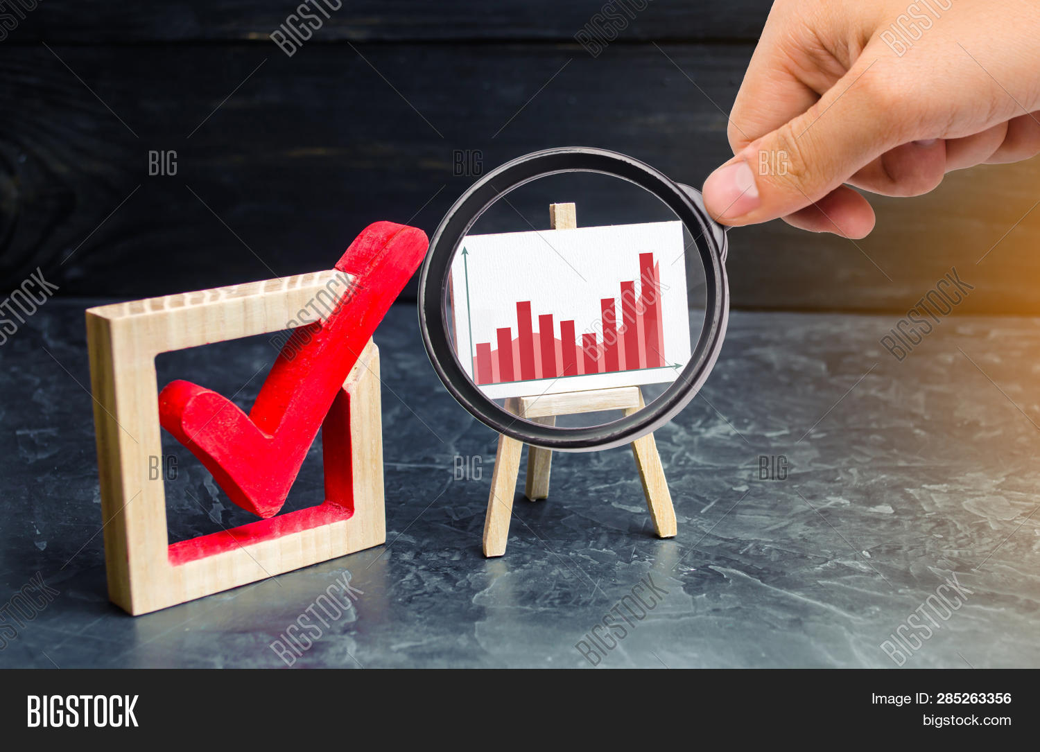 Magnifying Glass Image & Photo (Free Trial) | Bigstock