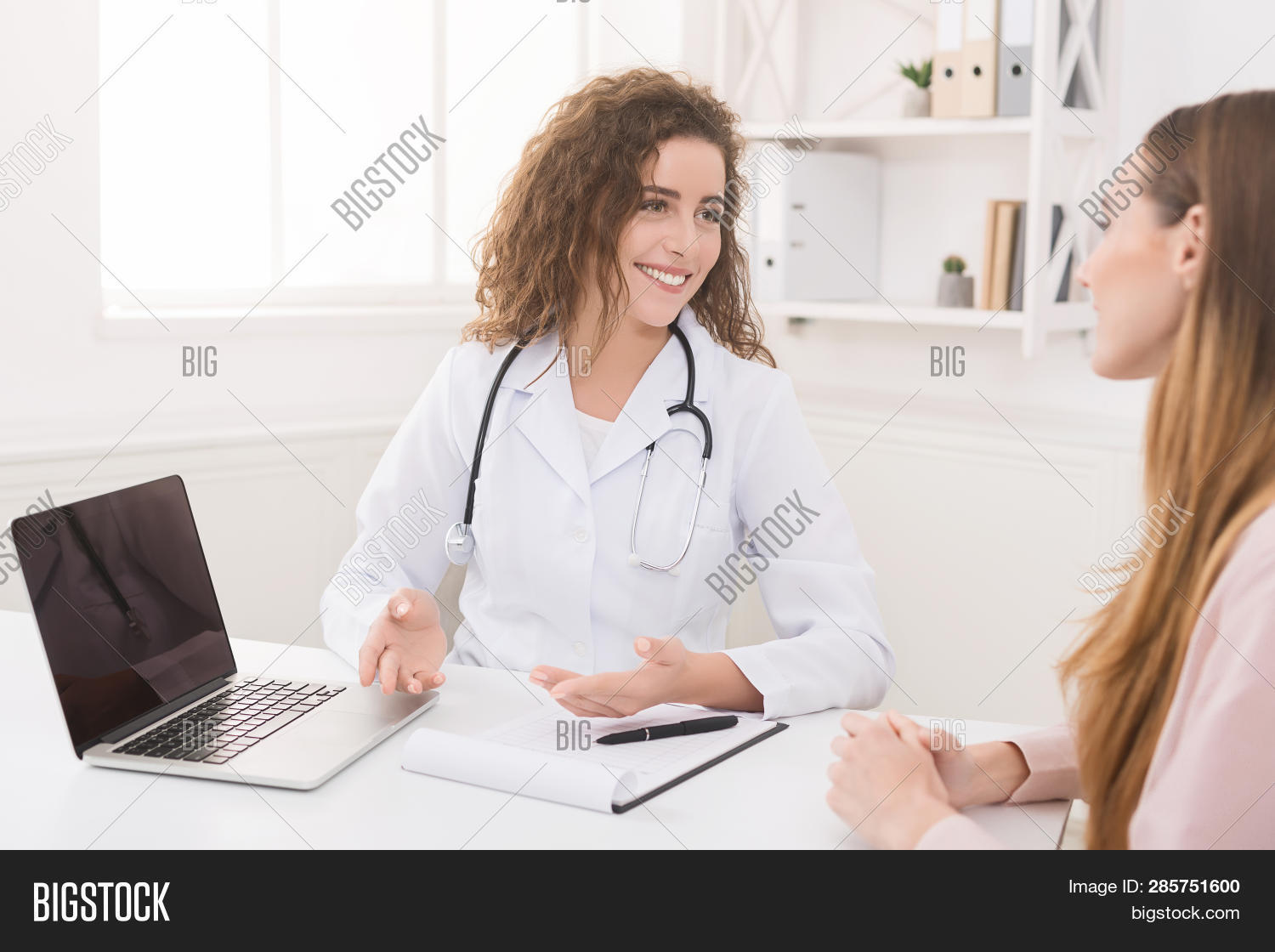 Doctor Using Laptop Image & Photo (Free Trial) | Bigstock