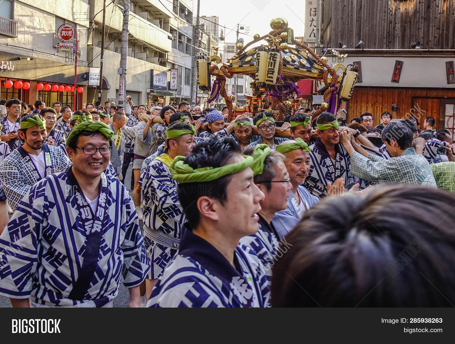 Procession Mikoshi Image & Photo (Free Trial) | Bigstock