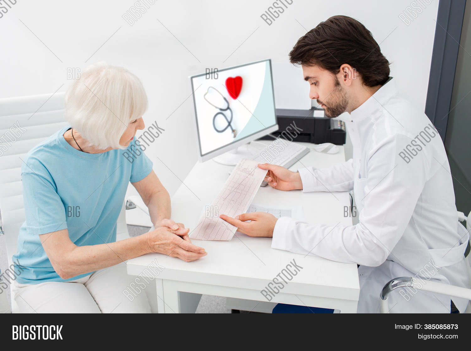 Cardiologist Analyzes Image & Photo (Free Trial) | Bigstock