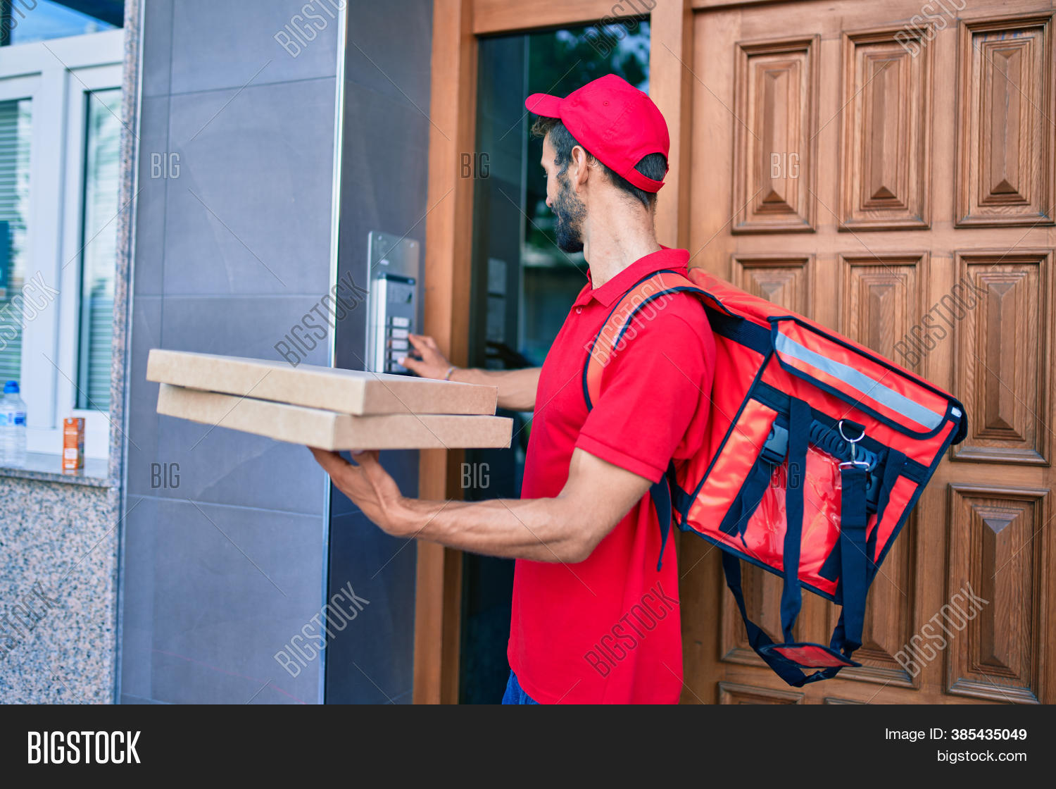 Caucasian Delivery Man Image & Photo (Free Trial) | Bigstock