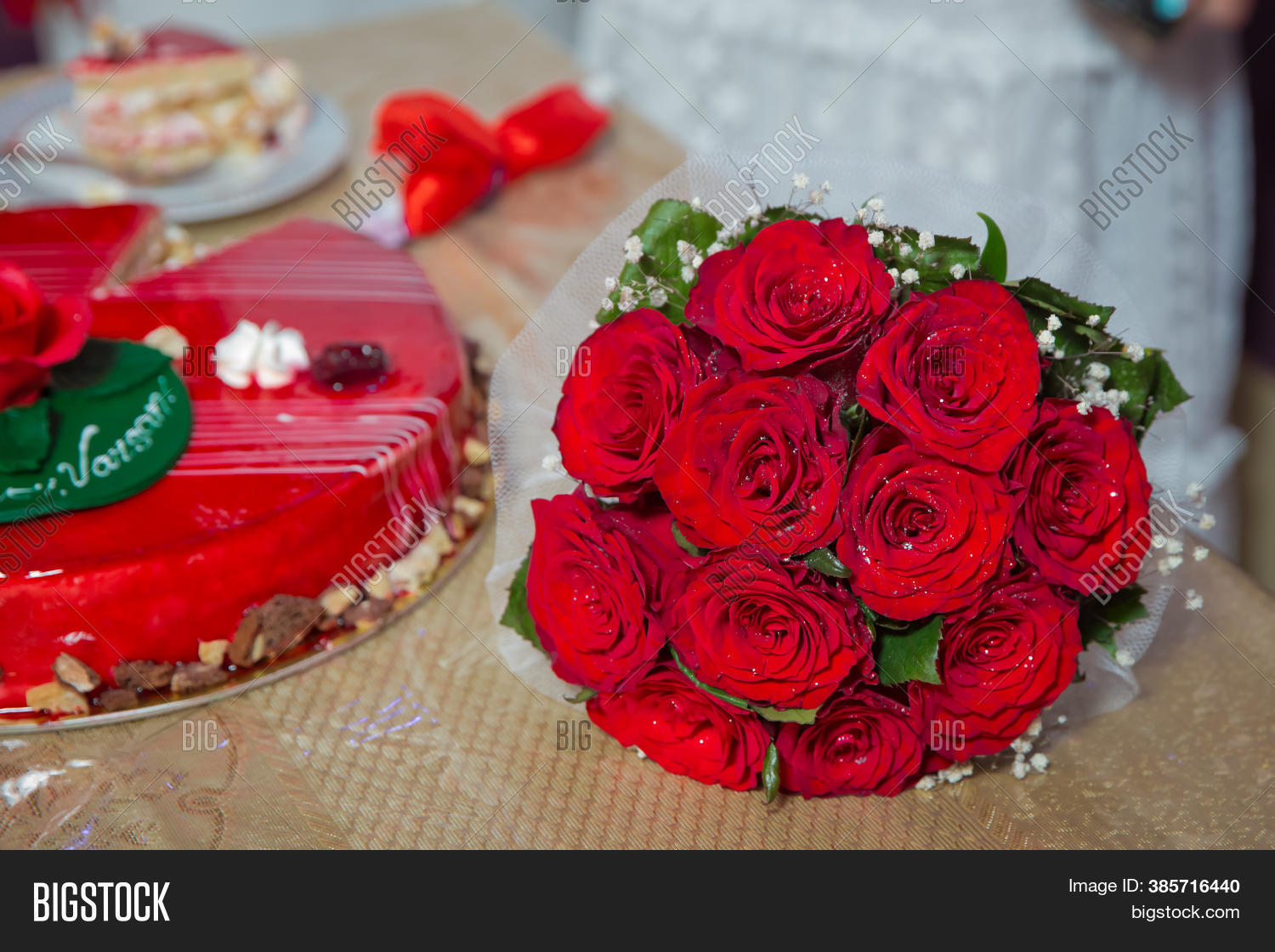 Red Round Cake. Red Image & Photo (Free Trial) | Bigstock