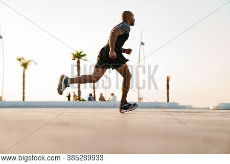 Side View Of Man Running Images, Illustrations & Vectors (Free) - Bigstock