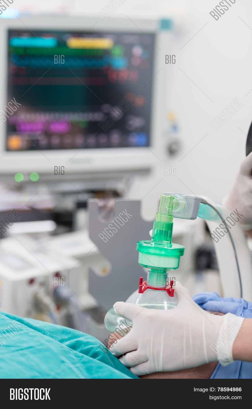 Doctor Hold Oxygen Image & Photo (Free Trial) | Bigstock