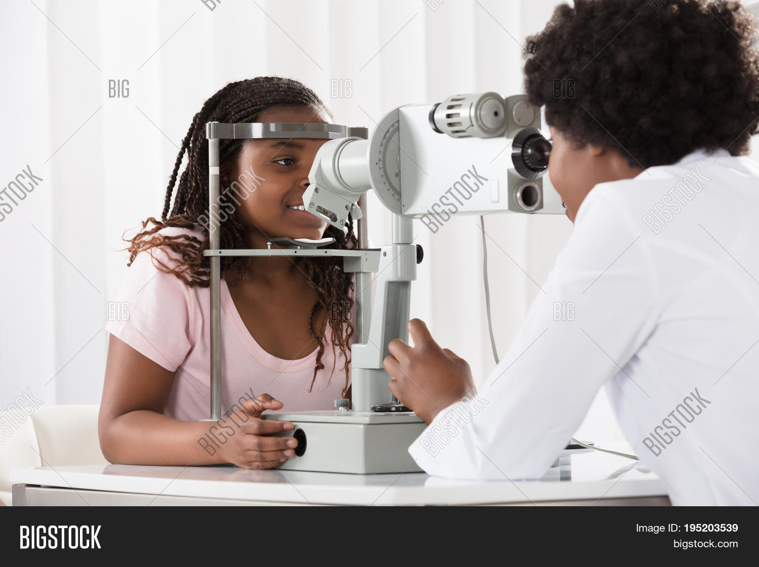 Female Optometrist Image & Photo (Free Trial) | Bigstock