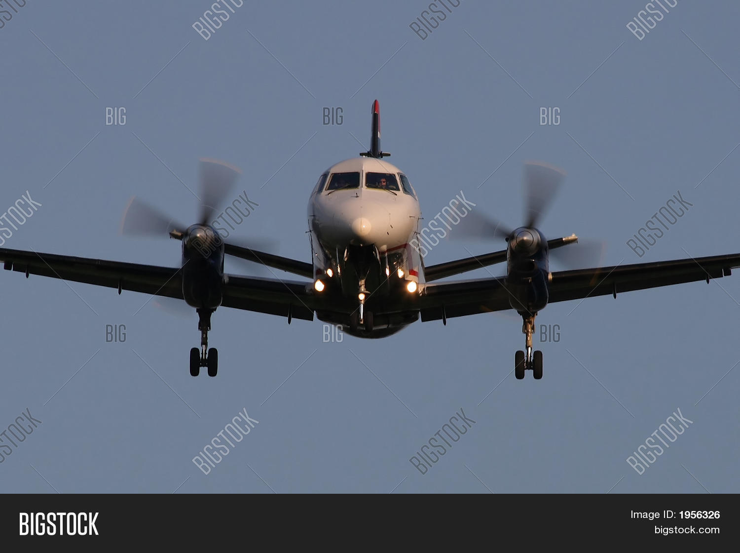 Small Turboprop Image & Photo (Free Trial) | Bigstock