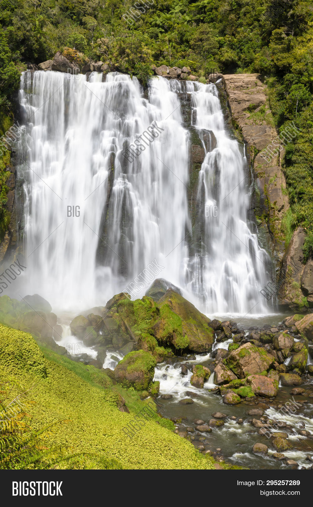 Image Marokopa Falls Image & Photo (Free Trial) | Bigstock