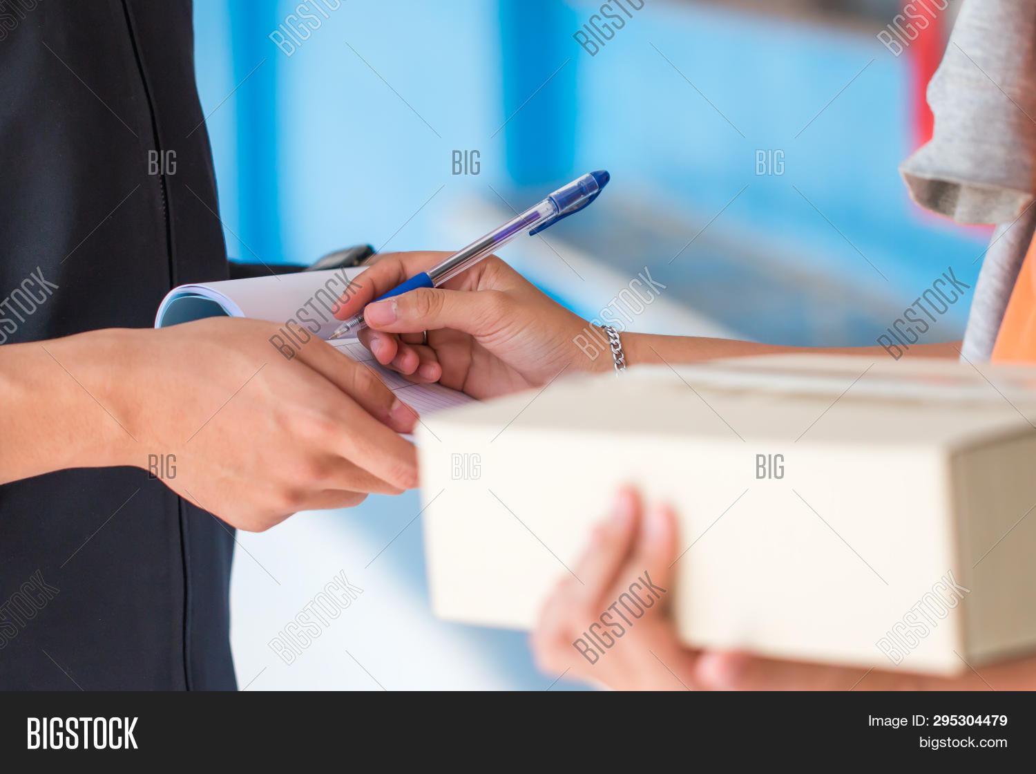 Signing Receipt Image & Photo (Free Trial) | Bigstock