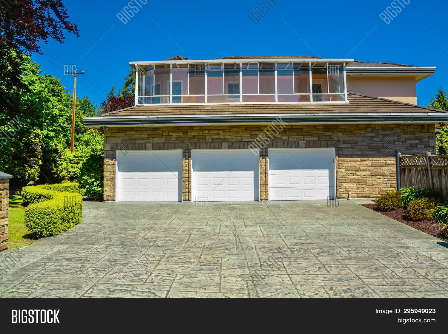 Big Residential House Image & Photo (Free Trial) | Bigstock