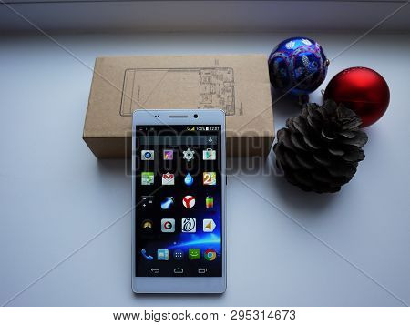 Smartphone Display Image & Photo (Free Trial) | Bigstock