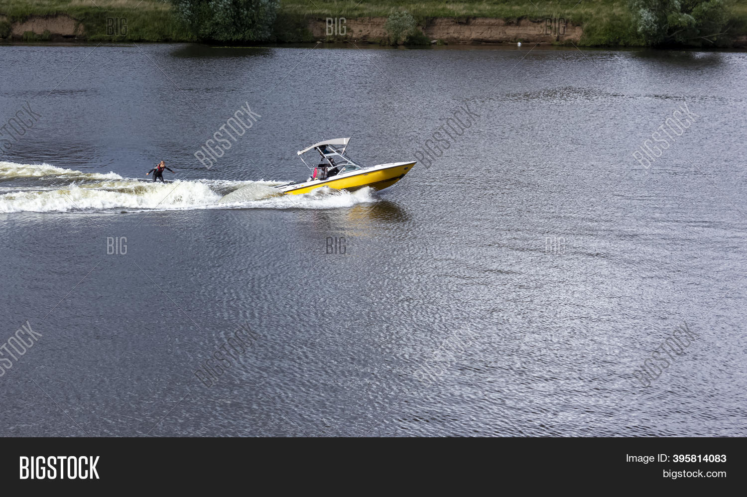 Speedboat Towing Image & Photo (Free Trial) | Bigstock