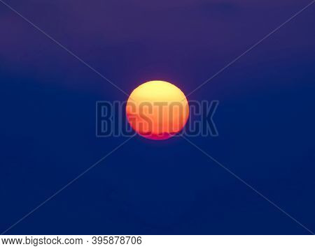 Full Red Moon Image & Photo (Free Trial) | Bigstock