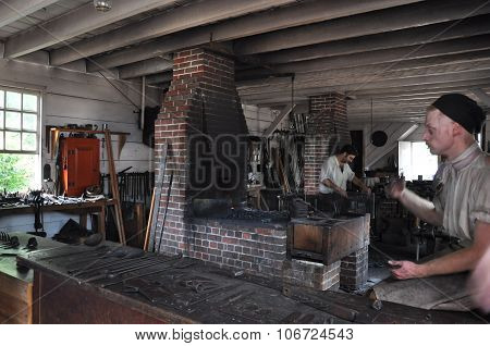 Blacksmith Colonial Image & Photo (Free Trial) | Bigstock