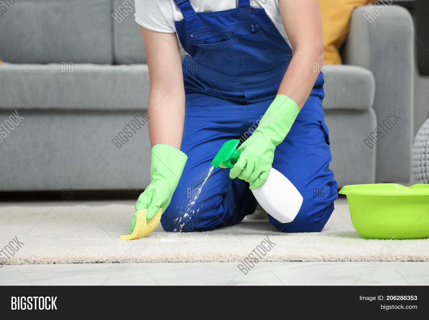 Man Cleaning Carpet Image & Photo (Free Trial) | Bigstock
