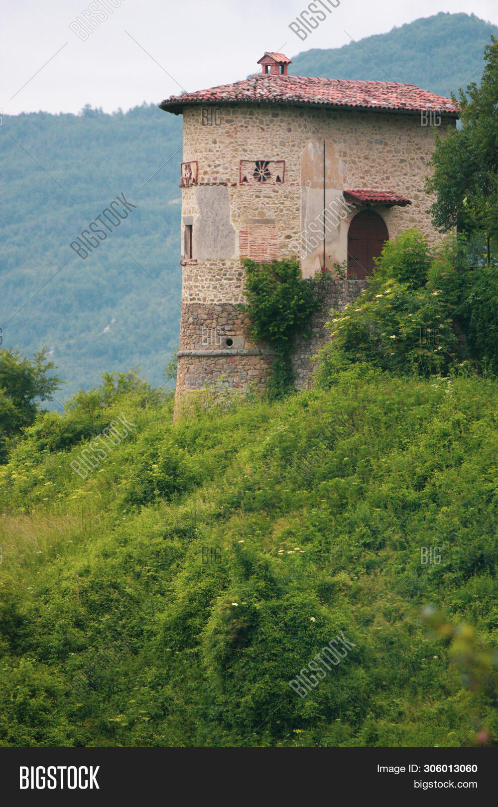 Old Building Image & Photo (Free Trial) | Bigstock