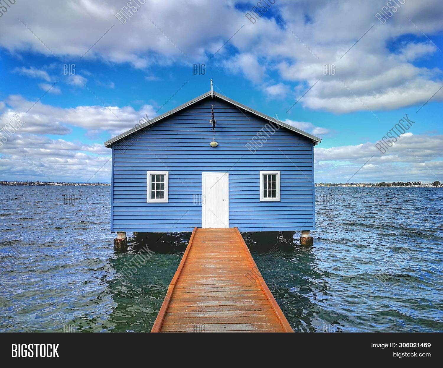 Tourist Attraction Image & Photo (Free Trial) | Bigstock