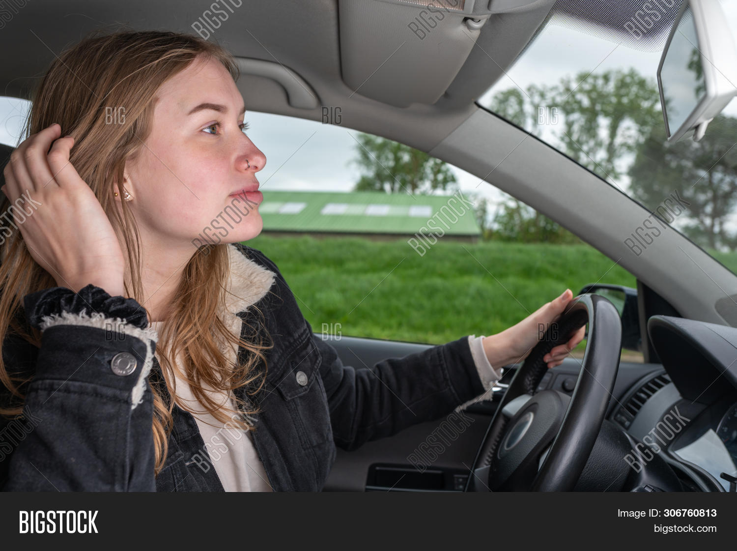 Woman Distracted While Image & Photo (Free Trial) | Bigstock