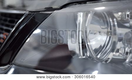 Imagen y foto Close- Shiny New (prueba gratis) | Bigstock