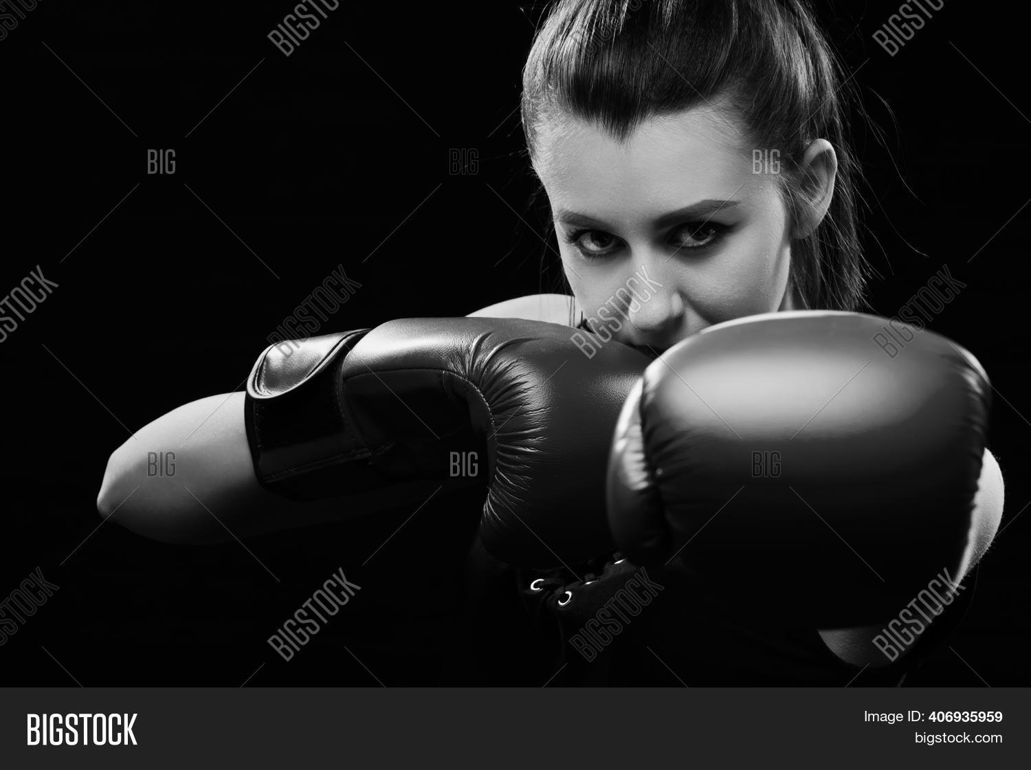 Angry Muay Thai Female Image & Photo (Free Trial) | Bigstock