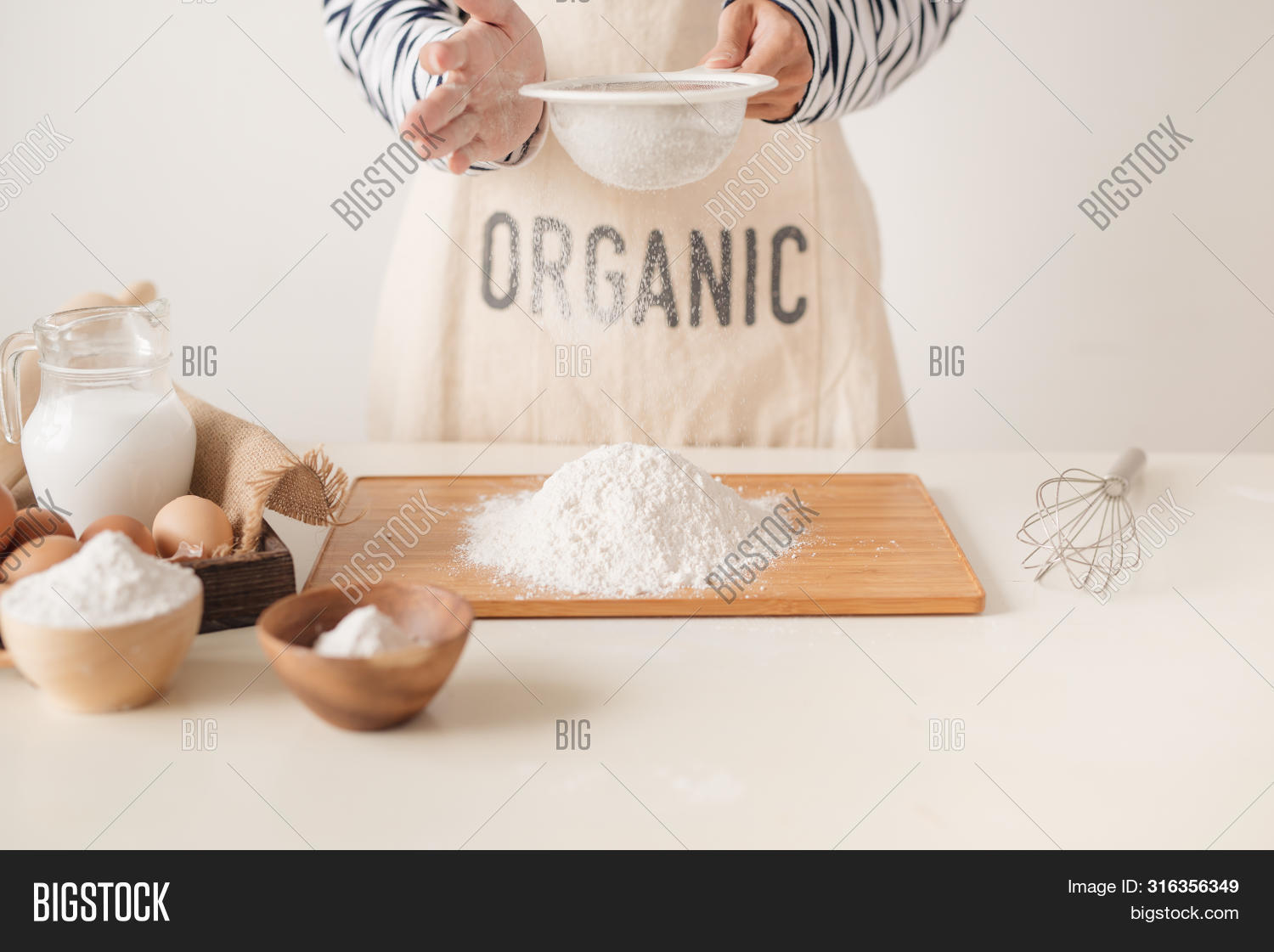 Flour Sifting Through Image & Photo (Free Trial) | Bigstock