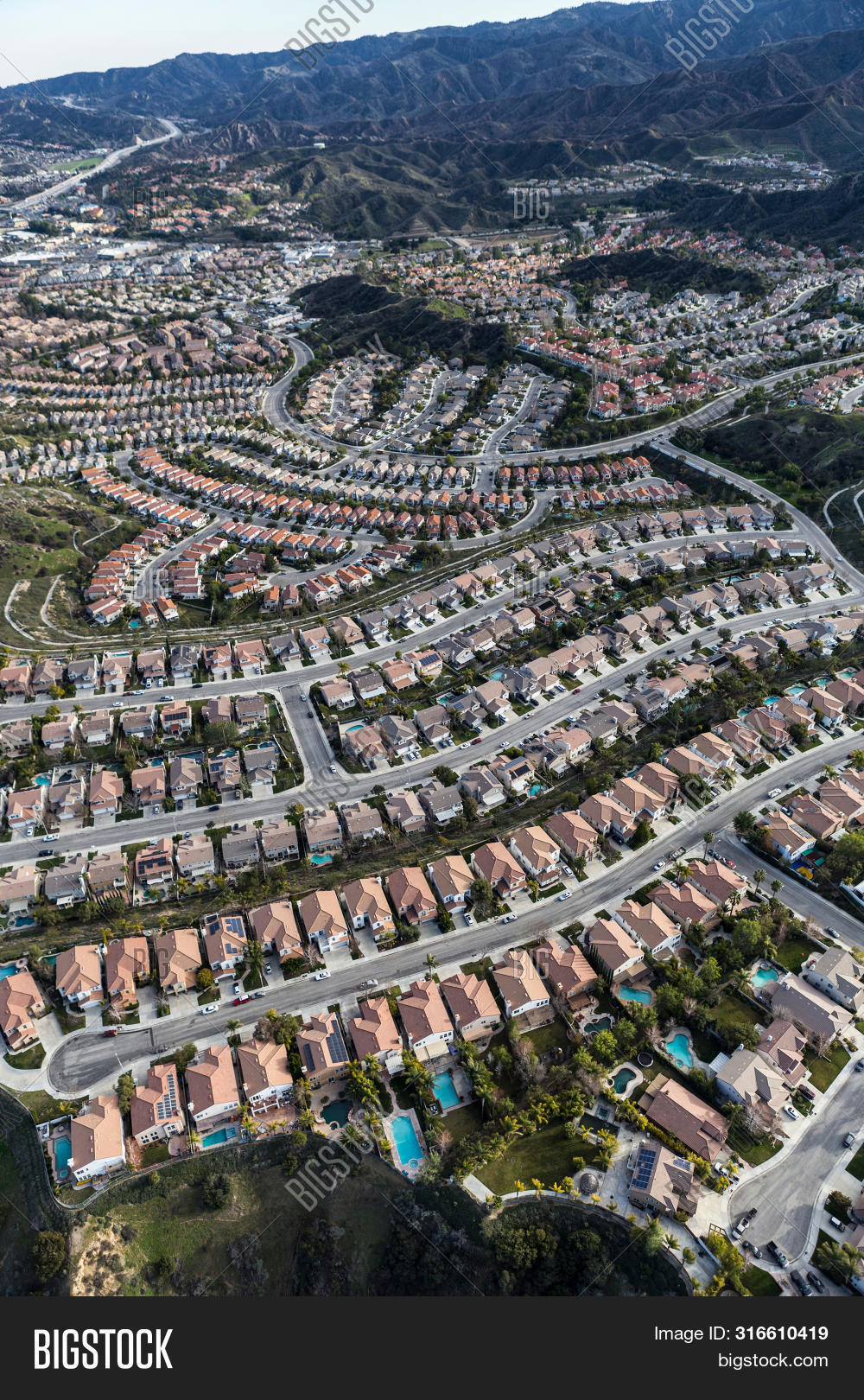 Los Angeles California Suburbs Homes