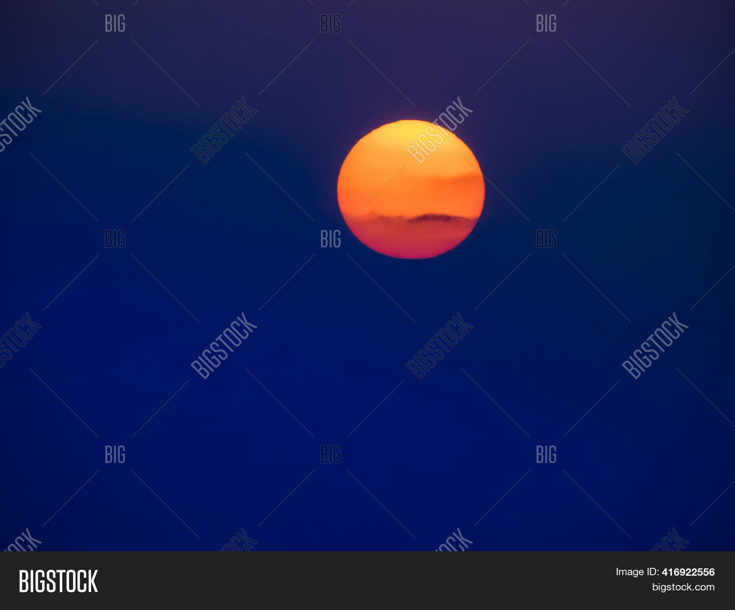 Full Red Moon Image & Photo (Free Trial) | Bigstock