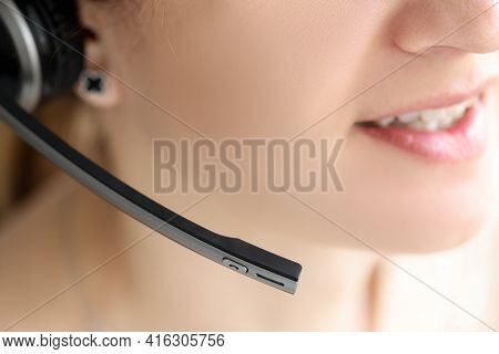 Head Communication Images, Illustrations & Vectors (Free) - Bigstock