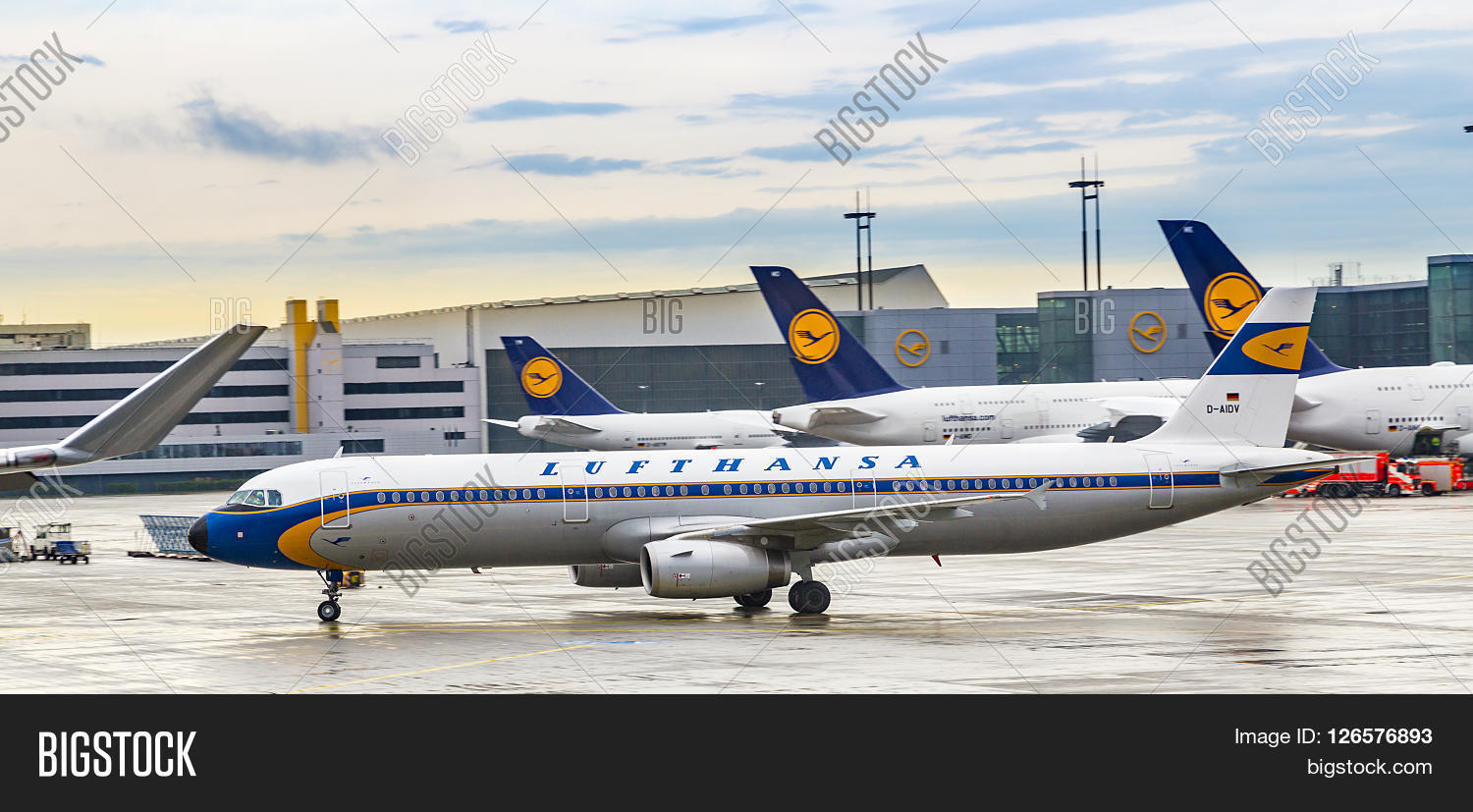 Lufthansa Airbus A321- Image & Photo (Free Trial) | Bigstock