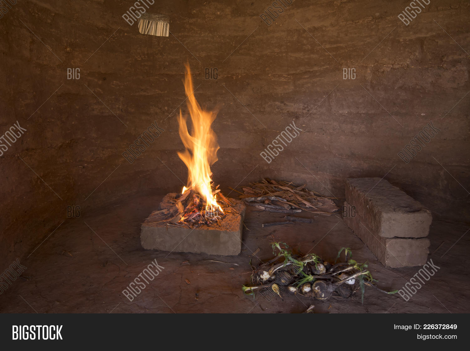 Small Campfire Burning Image & Photo (Free Trial) | Bigstock
