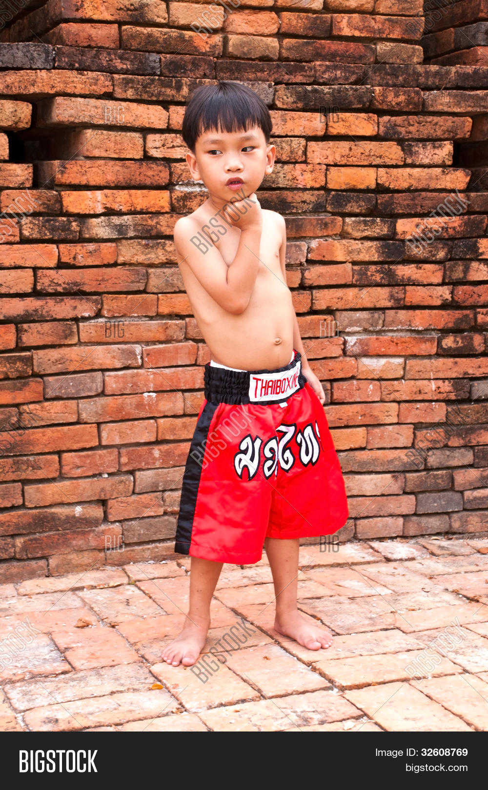 Little Boy Thai Boxing Image & Photo (Free Trial) | Bigstock