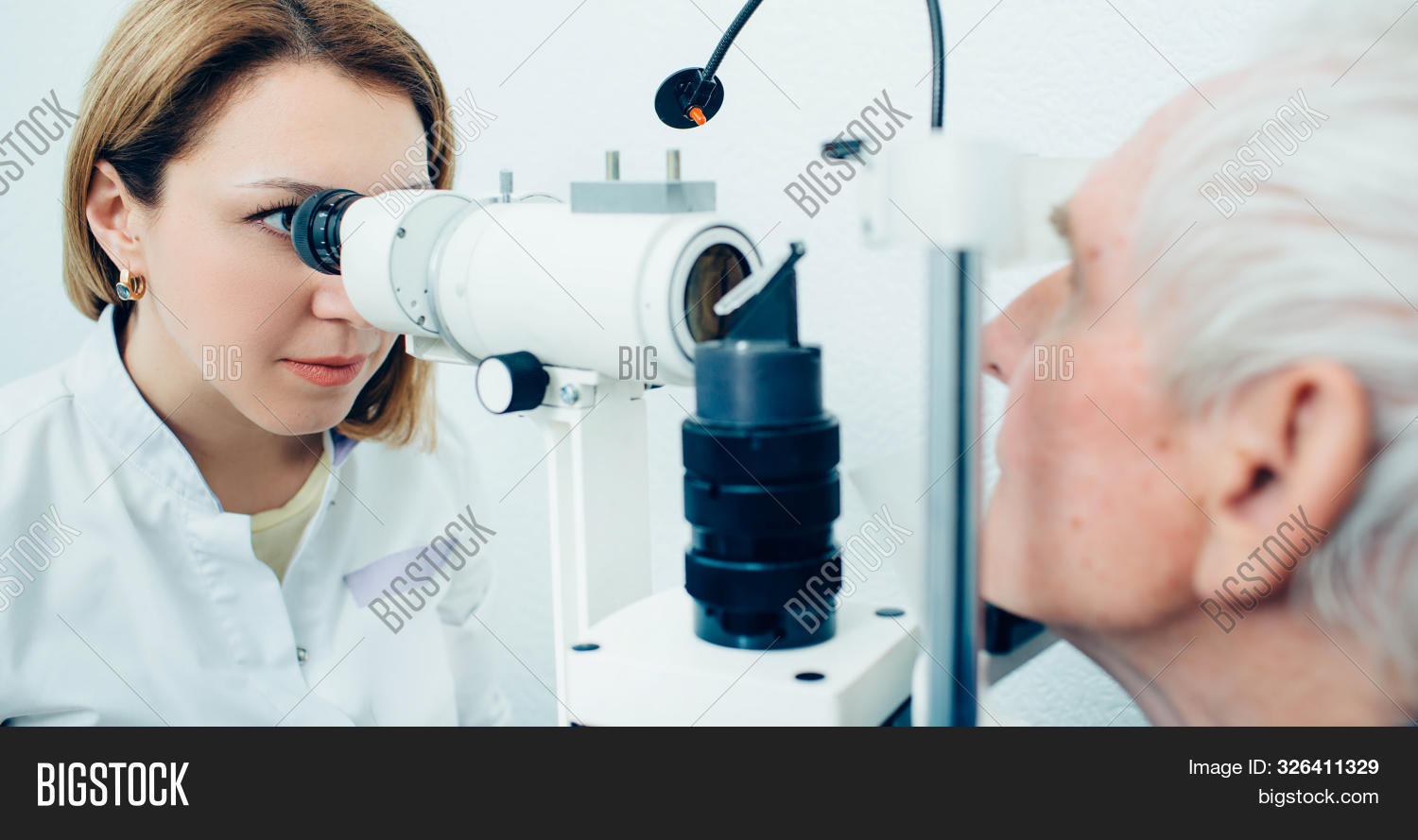 Doctor Optometrist Image & Photo (Free Trial) | Bigstock