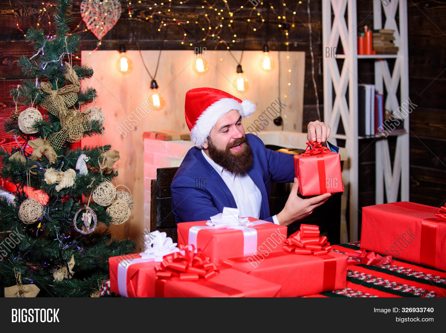 Man Bearded Santa Image & Photo (Free Trial) | Bigstock