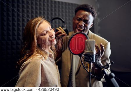 Male Female Singers Image & Photo (Free Trial) | Bigstock